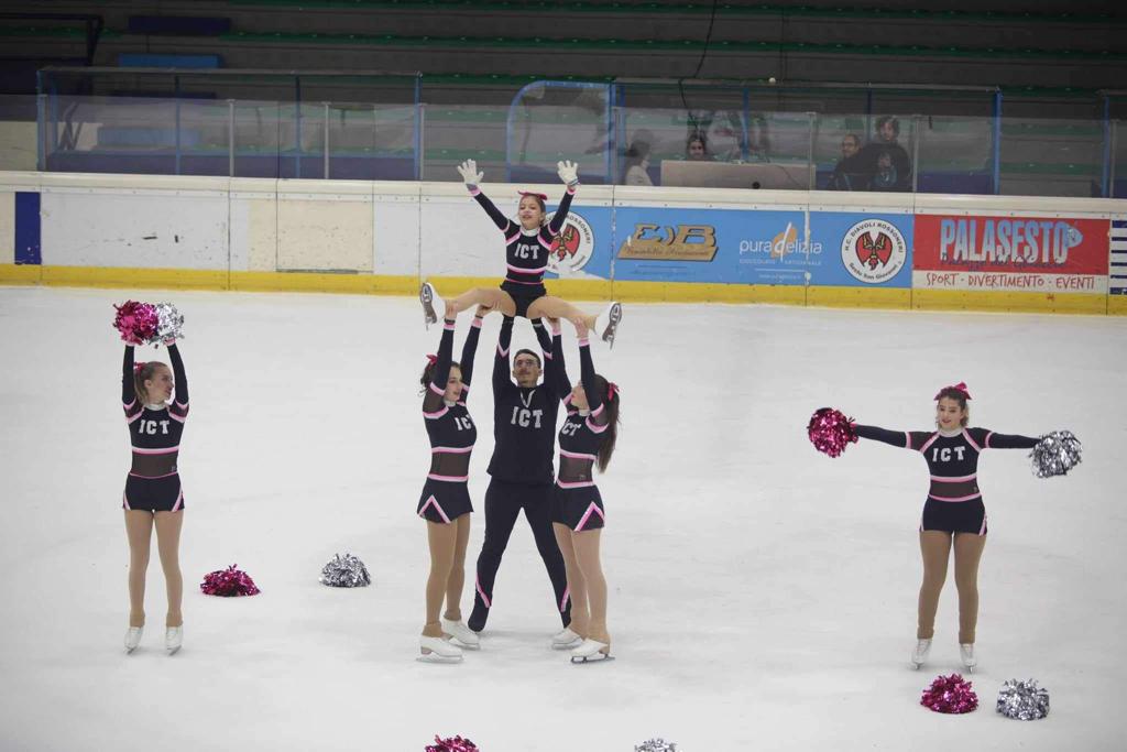 Ice cheerleader team: il sogno che diventa realtà - Prima Milano