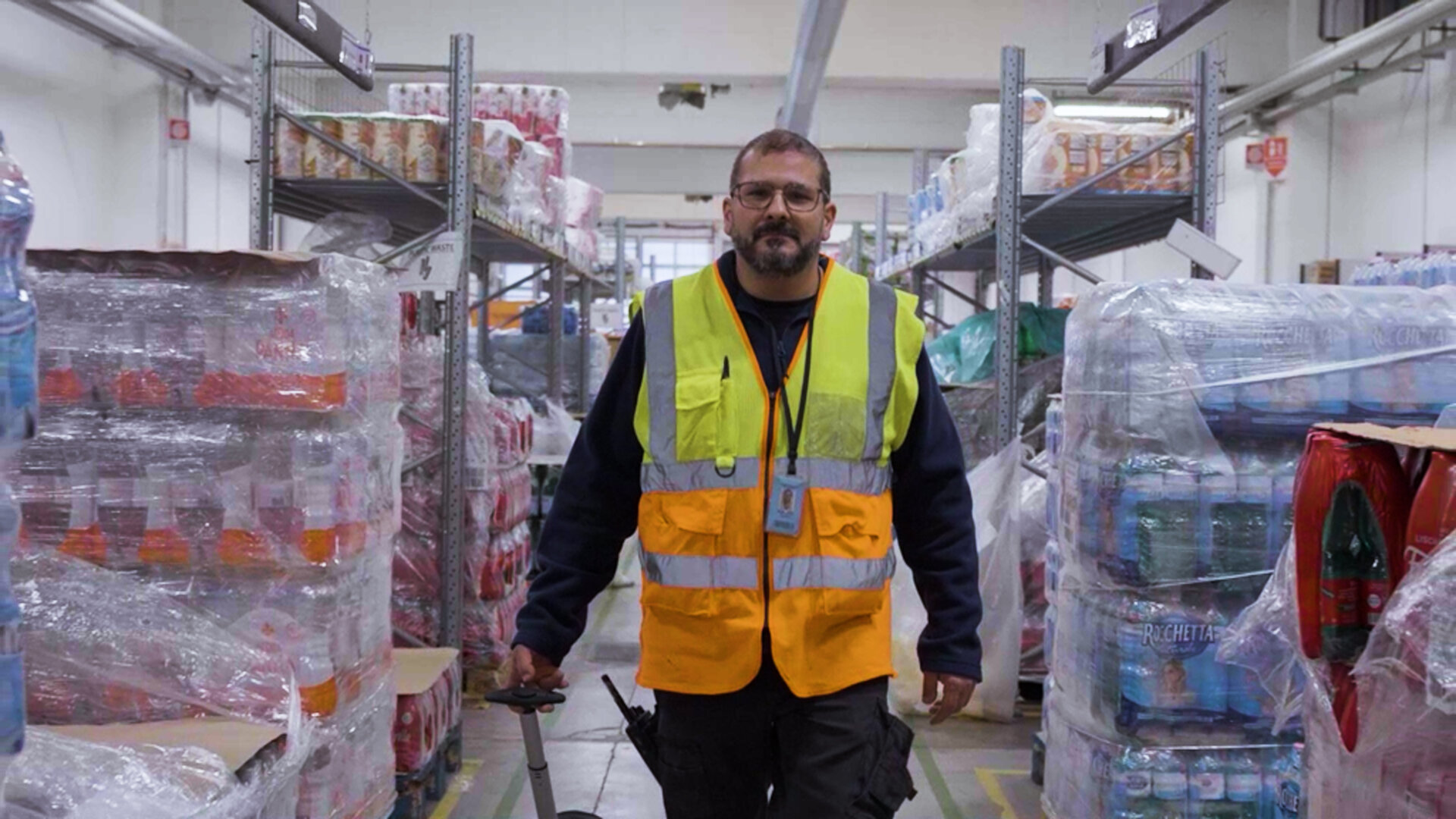 Matteo Anania del centro logistico di Milano vince il premio Amazon ...